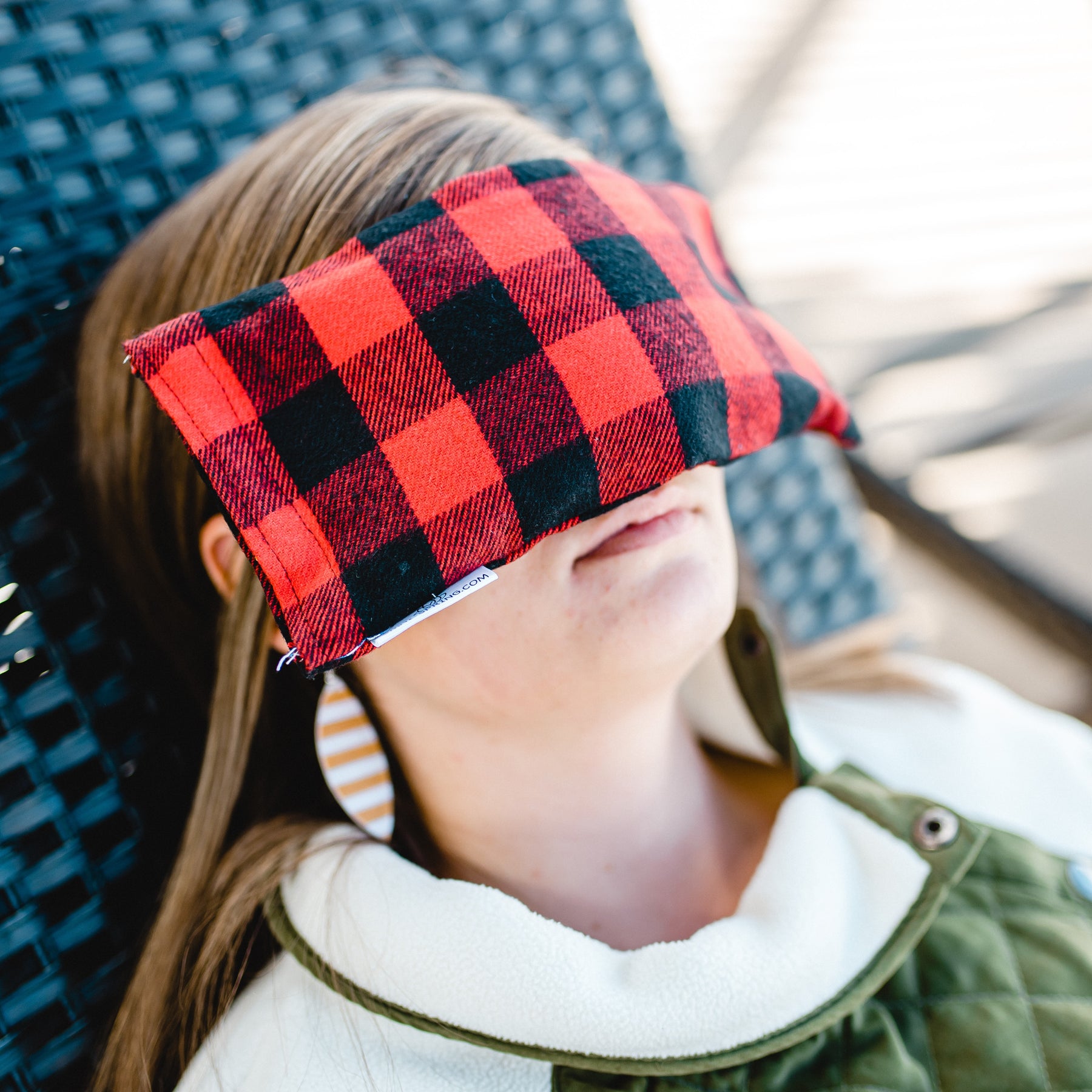 How to Use An Eye Pillow - Omni-Spring